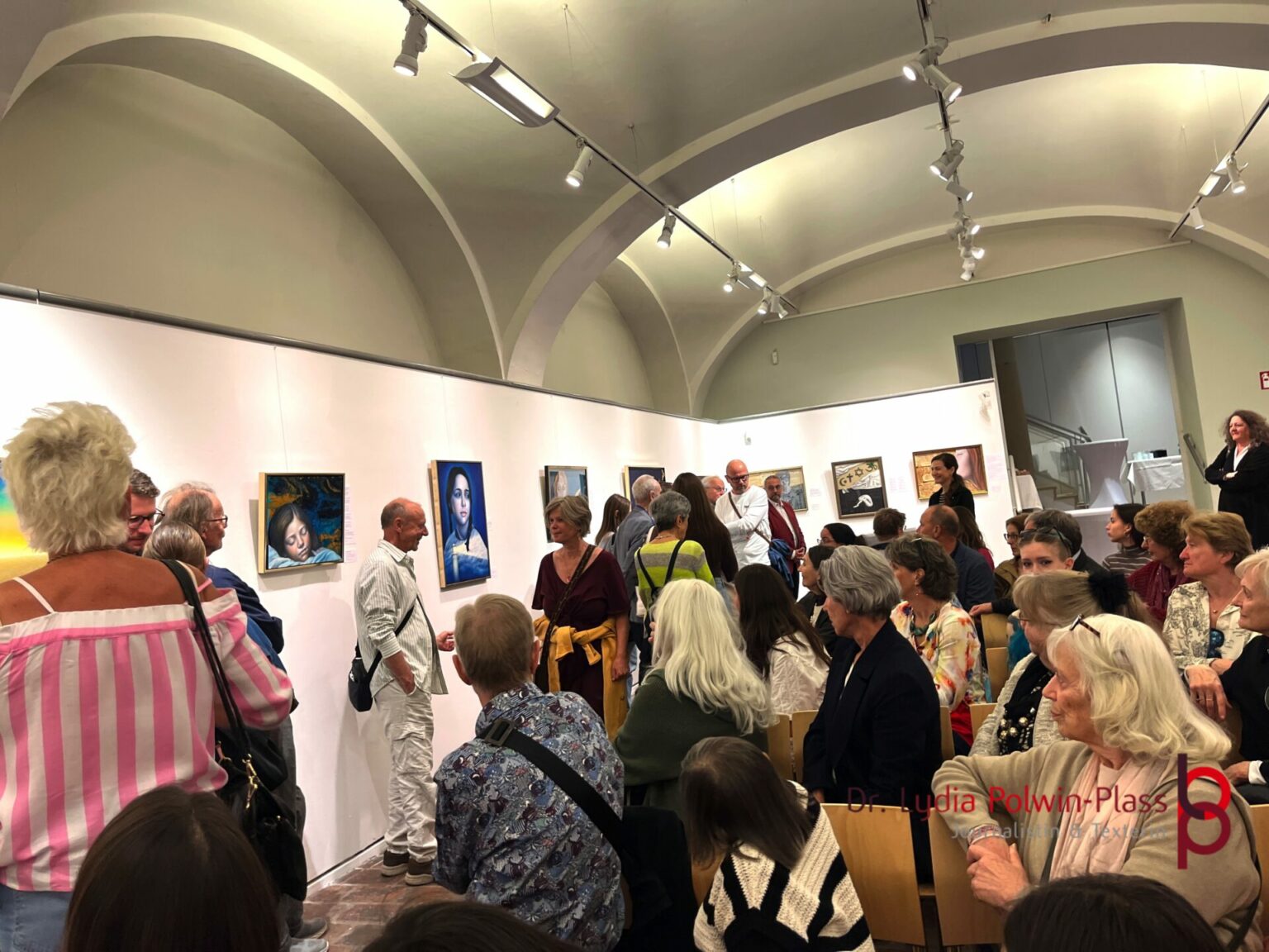 Ausstellung „Nuancen“ von Marc Andeya-Trefny im Rathaus Tulln noch bis ...